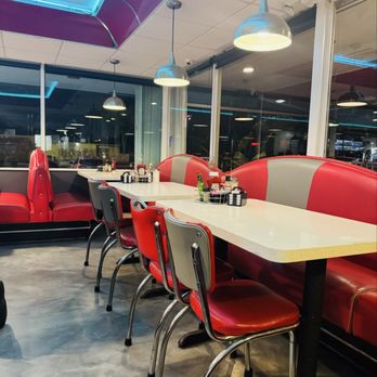 LESTER’S DINER - Updated May 2025 - 964 Photos & 958 Reviews - 250 W ...