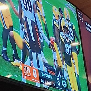 PLUCKERS WING BAR - BROOKS - Updated December 2025 - 89 Photos & 84 ...