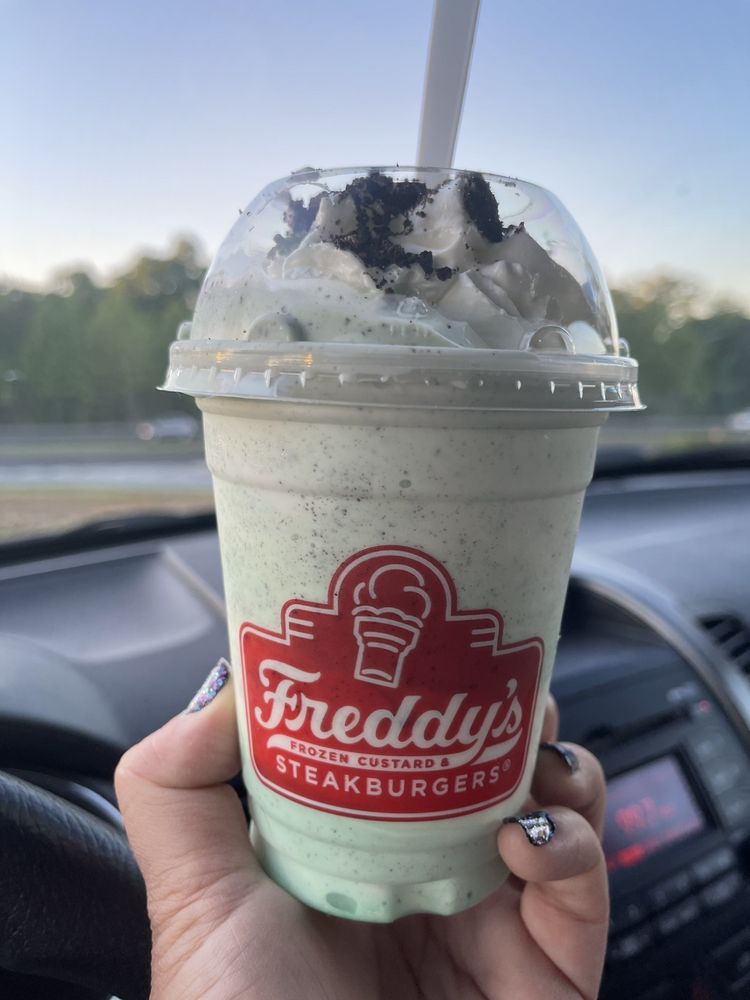 FREDDY’S FROZEN CUSTARD & STEAKBURGERS - 121 Photos & 165 Reviews ...