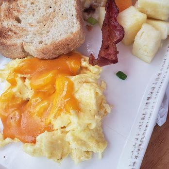 SANDY’S BEACH SHACK - Updated July 2024 - 1677 Photos & 1473 Reviews ...