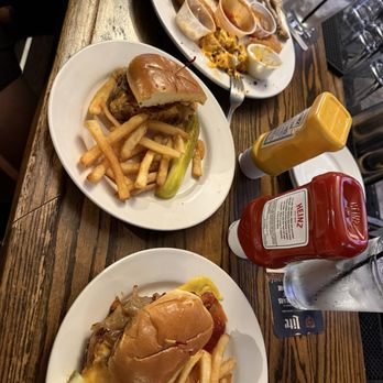 LANDMARK INN BAR & GRILLE - Updated December 2025 - 240 Photos & 267 ...