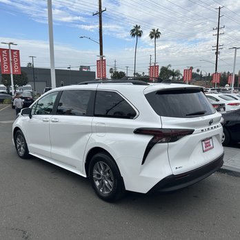 TOYOTA OF RIVERSIDE - Updated March 2025 - 290 Photos & 986 Reviews ...
