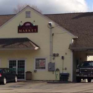 GARRETT’S FAMILY MARKET - 111 Cedar St, Milford, Massachusetts ...