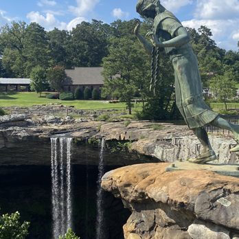 NOCCALULA FALLS PARK & CAMPGROUNDS - Updated May 2025 - 423 Photos & 93 Reviews - 1500 Noccalula ...