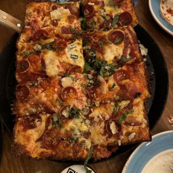 BLUE PAN PIZZA - Updated May 2024 - 613 Photos & 779 Reviews - 3509 E ...