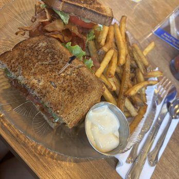 US EGG RESTAURANT - Updated September 2025 - 262 Photos & 260 Reviews ...