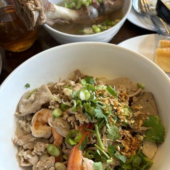 PHNOM PENH NOODLE SHACK - Updated July 2024 - 2798 Photos & 1452 ...