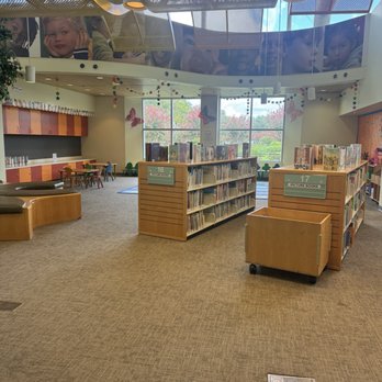 MCGOVERN STELLA LINK NEIGHBORHOOD LIBRARY - Updated November 2025 - 75 ...