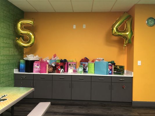 SKY ZONE TRAMPOLINE PARK - 139 Photos & 52 Reviews - 3520 Gravel ...