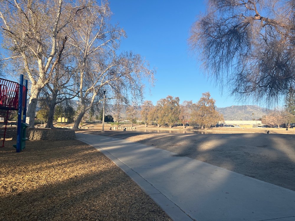 SECCOMBE LAKE PARK - 14 Photos & 15 Reviews - 160 W 5th St, San ...