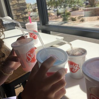 SWIG - Updated October 2025 - 52 Photos & 45 Reviews - 553 S Mall Dr ...