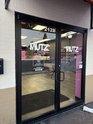 MUTZ PIZZERIA - Updated December 2025 - 19 Photos & 18 Reviews - 212B S ...