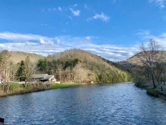 HOTEL MANOR - Updated May 2024 - 32 Photos & 31 Reviews - 392 Slate Run ...