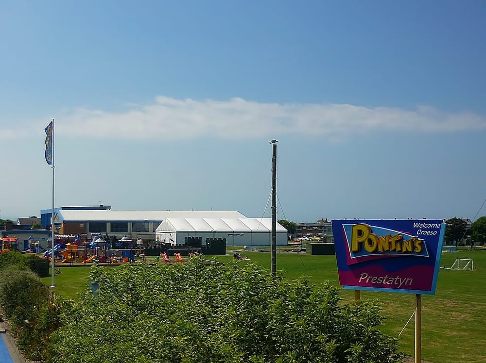 PONTINS PRESTATYN SANDS - 12 Reviews - Prestatyn Sands Holiday Centre ...