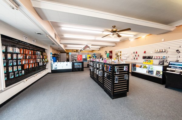 CELL TECH EXPRESS - Updated November 2025 - 17 Photos - 629 1st St ...