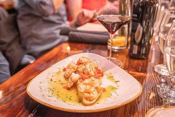 DUA VINO - Updated October 2025 - 128 Photos & 73 Reviews - 135 E Lake ...