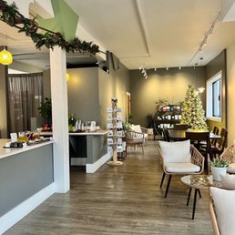 MACADONS - Updated July 2025 - 812 Photos & 419 Reviews - 826 S 3rd St ...