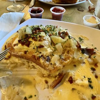 ATOMIC BISCUIT - Updated August 2025 - 107 Photos & 64 Reviews - 401 E ...