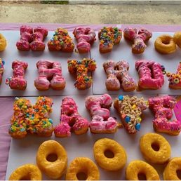 ROBIN’S SNOWFLAKE DONUTS & CAFE - Updated July 2025 - 659 Photos & 291 ...