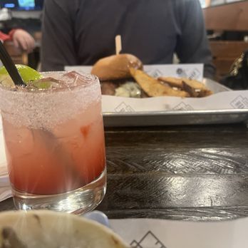 HOP THIEF TAPHOUSE AND KITCHEN - Updated March 2026 - 76 Photos & 87 ...