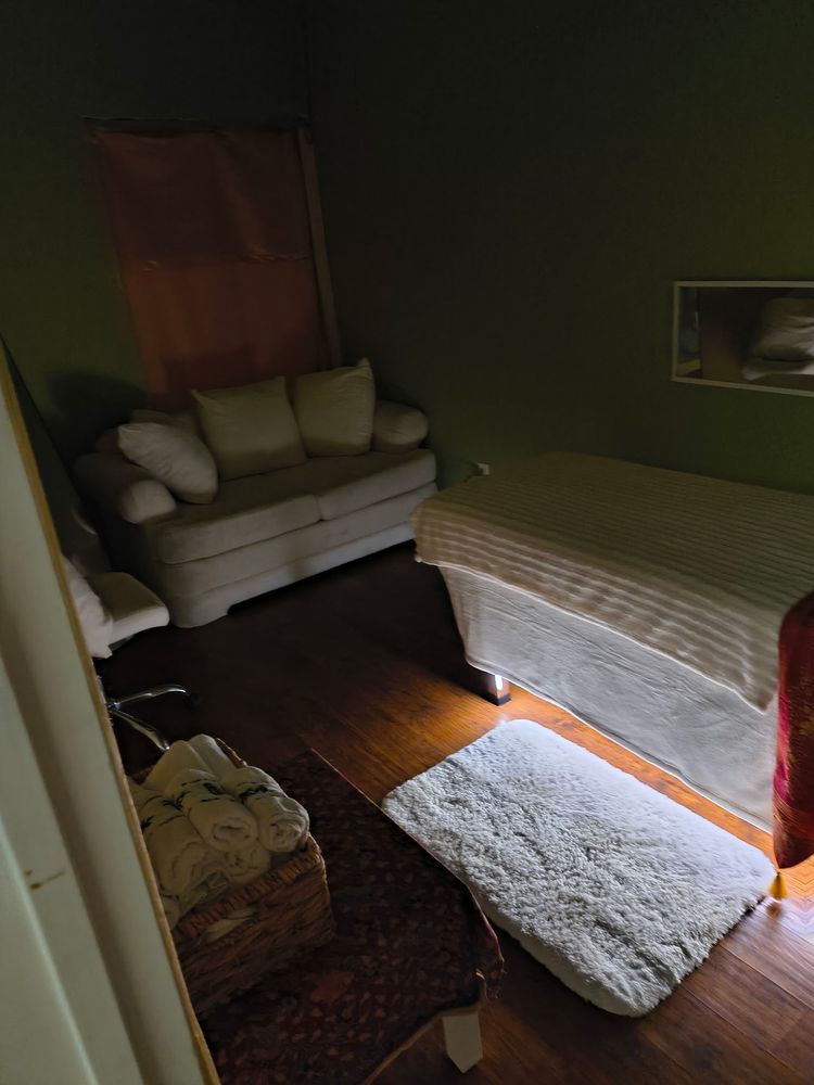 Royal Escape Day Spa, Santa Clarita | Roadtrippers