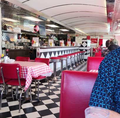 DINER ON 55TH - 33 Photos & 28 Reviews - Diners - 1328 E 55th St ...
