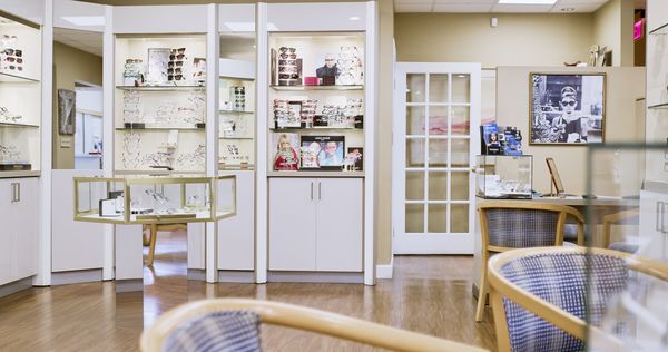 LAKES EYE CENTER - Updated June 2026 - 16 Photos & 31 Reviews - 15332 ...