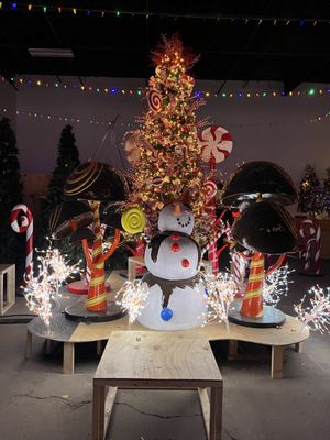 OHIO CHRISTMAS FACTORY - Updated December 2025 - 4125 Mahoning Road NE ...