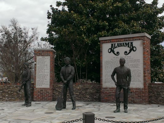 STATUES OF THE BAND ALABAMA - Updated December 2025 - 14 Photos - Gault ...