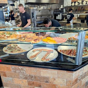 ANTHONY FRANCOS PIZZA - SPRINGFIELD - Updated December 2025 - 10 Photos ...