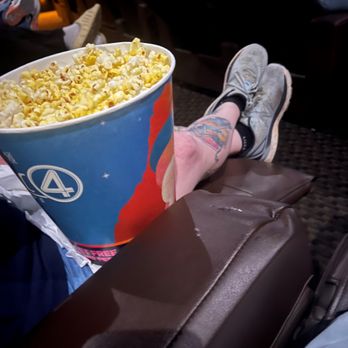 AMC HIGH POINT 8 - Updated October 2025 - 21 Photos & 32 Reviews - 2705 ...