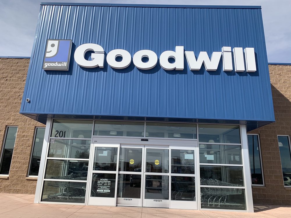 GOODWILL - Updated October 2025 - 201 Desert Willow Rd NW, Los Lunas ...