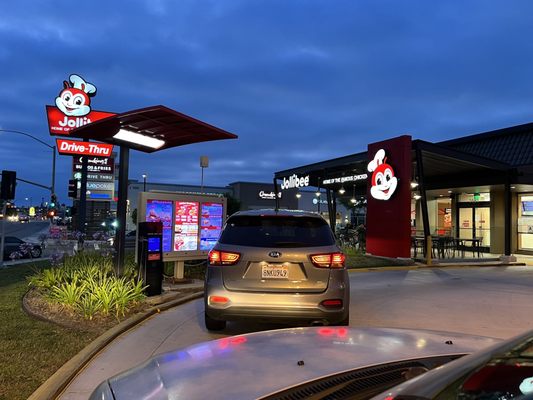 JOLLIBEE - Updated October 2025 - 990 Photos & 648 Reviews - 1401 E ...