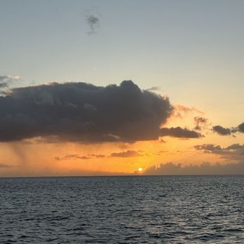 PINK SAILS WAIKIKI - 672 Photos & 453 Reviews - 1 Holomoana St ...