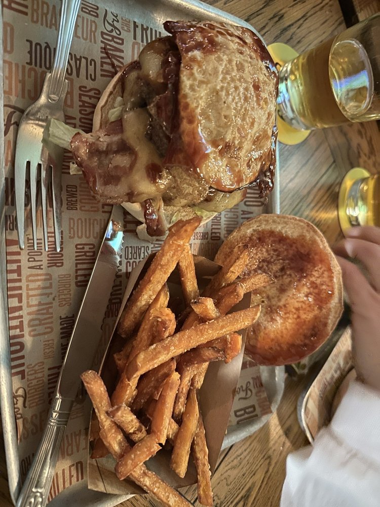 FROG HOP HOUSE - Updated October 2024 - 82 Photos & 49 Reviews - 10 rue ...