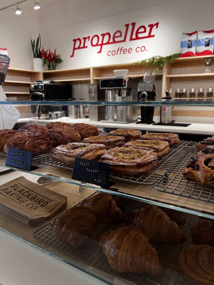 PROPELLER COFFEE YORKDALE MALL - Updated April 2024 - 3401 Dufferin ...