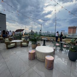 LILLISTAR - Updated July 2025 - 132 Photos & 39 Reviews - 353 Bedford ...