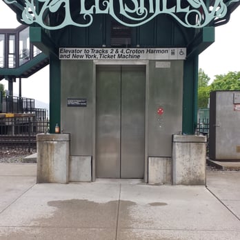 PEEKSKILL METRO NORTH TRAIN STATION - Updated October 2025 - 22 Photos ...