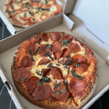 AVIATOR PIZZA & DRAFTHOUSE - Updated July 2024 - 333 Photos & 452 ...