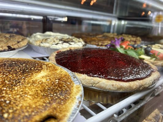 HOMETOWN BAKESHOP - Updated January 2026 - 397 Photos & 252 Reviews - 2 ...