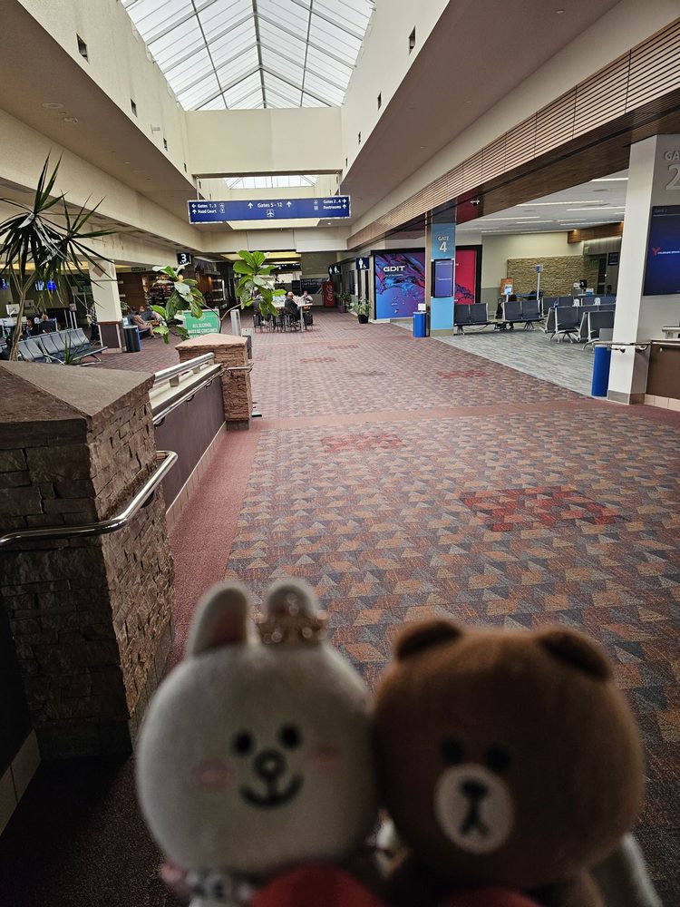 COLORADO SPRINGS AIRPORT - COS - Updated June 2026 - 220 Photos & 271 ...