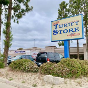 GOODWILL WHOLESALE OUTLET - Updated May 2025 - 18 Photos & 55 Reviews ...