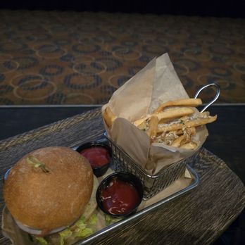 CMX CINÉBISTRO SIESTA KEY - Updated December 2025 - 277 Photos & 292 ...