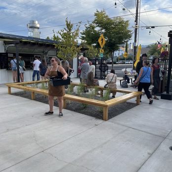 PHOODERY - Updated October 2025 - 69 Photos & 49 Reviews - 208 N Main ...