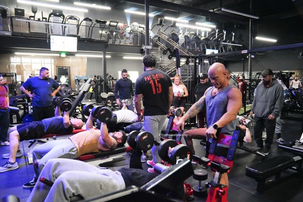 PAC GYM - 46 Photos & 19 Reviews - 5102 W Okanogan Pl, Kennewick ...