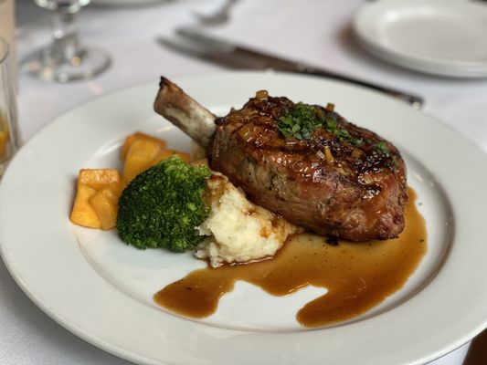 RUSSELL’S RESTAURANT - Updated October 2025 - 477 Photos & 586 Reviews ...