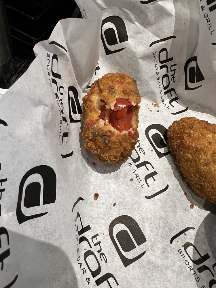 THE DRAFT SPORTS BAR & GRILL - Updated December 2025 - 101 Photos & 87 ...