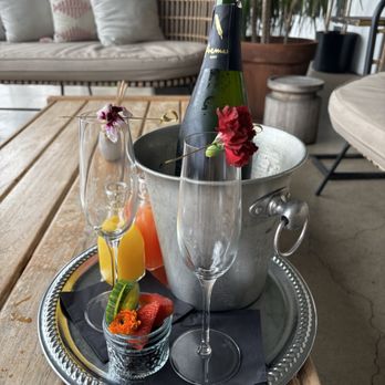 P6 - Updated December 2025 - 764 Photos & 482 Reviews - 111 E Cesar ...