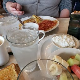 FAMILY TABLE RESTAURANT - Updated October 2025 - 103 Photos & 70 ...