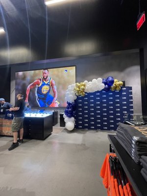 LIDS - Updated February 2025 - 22 Photos - 3791 S Las Vegas Blvd, Las ...